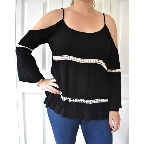 Blue Rain | Tops | Blue Rain Black And White Open Shoulder Flowy Top ...